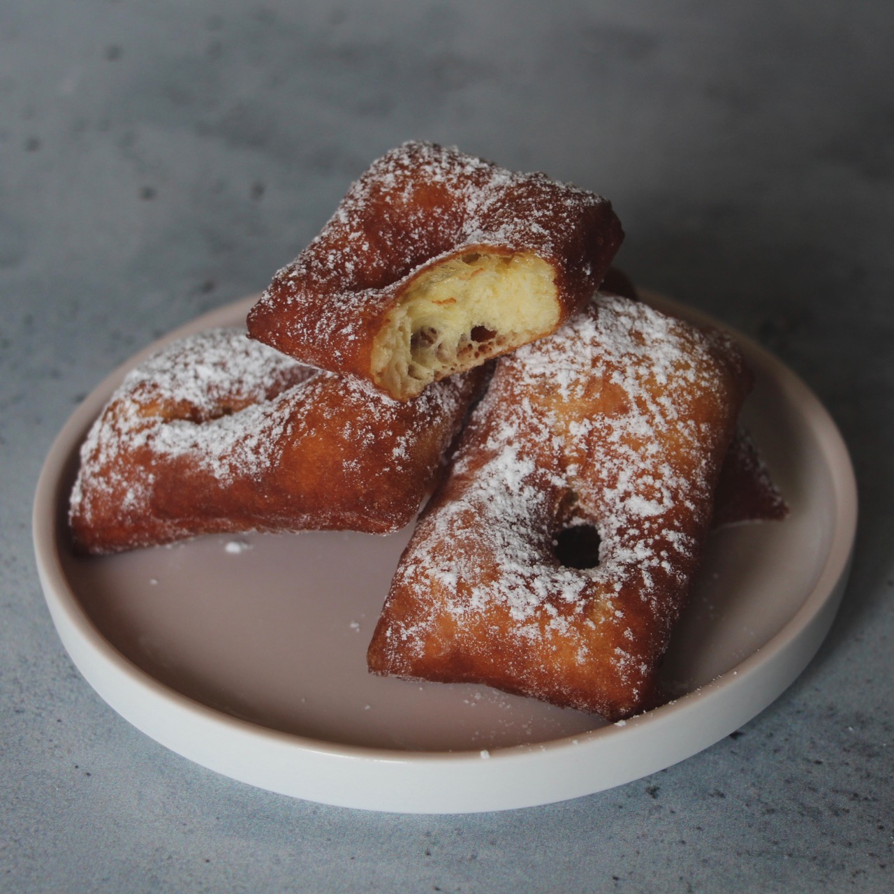 Les Bugnes lyonnaises - Casserole et Chocolat