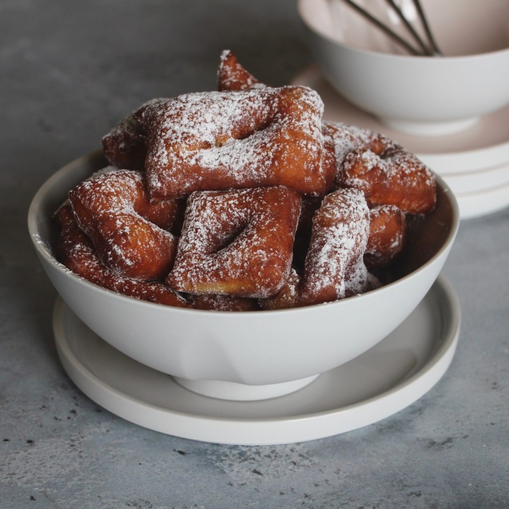 Les Bugnes lyonnaises : Casserole et Chocolat