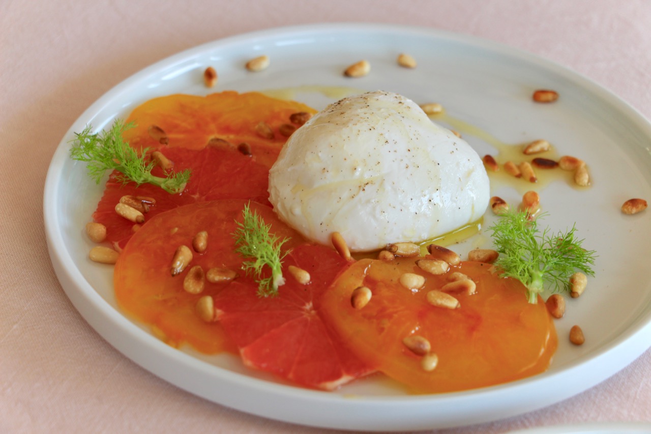 Salade Burrata, Tomate et Pamplemousse - Casserole et Chocolat
