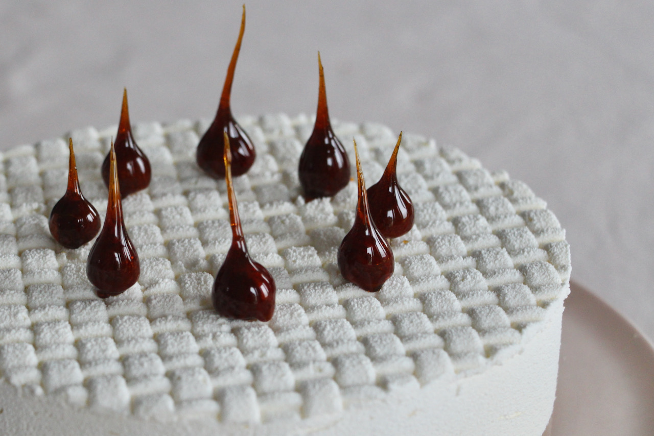 Entremet Vanille, Noisette et Caramel - Casserole et Chocolat