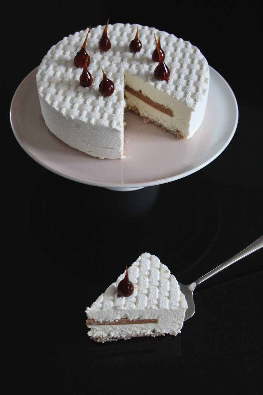 Entremet Vanille, Noisette et Caramel - Casserole et Chocolat