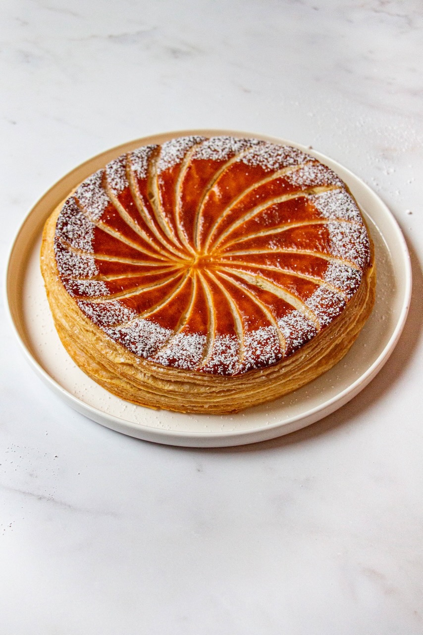 Galette Frangipane à la Pâte feuilletée inversée - Casserole et Chocolat