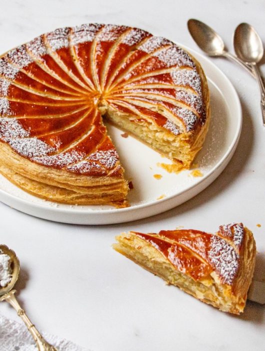Galette Frangipane à la Pâte feuilletée inversée - Casserole et Chocolat