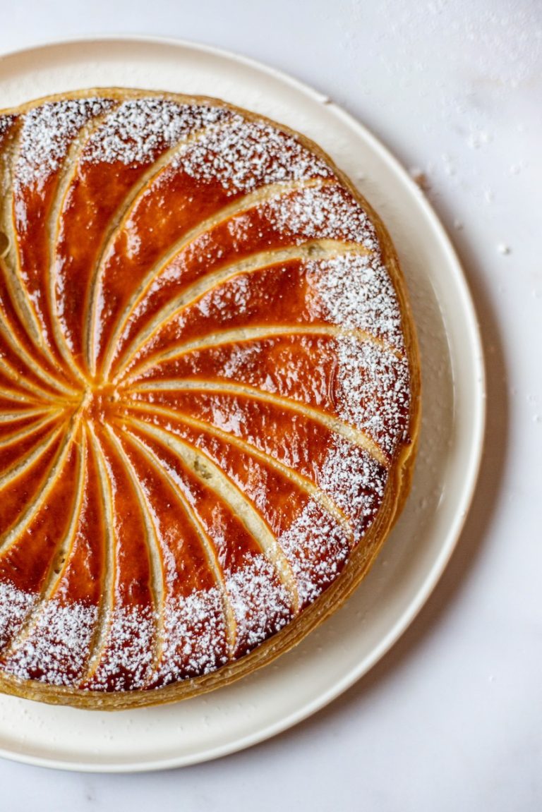 Galette Frangipane à la Pâte feuilletée inversée - Casserole et Chocolat